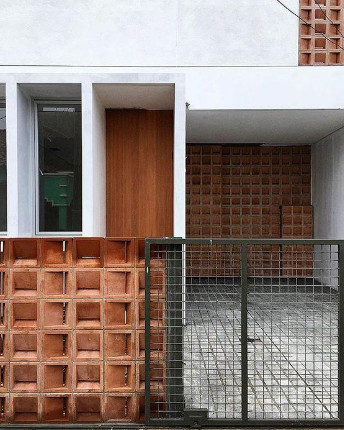 15 Inspirasi Desain Pagar Roster Minimalis Modern yang Cantik dan Estetik