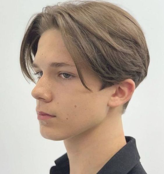 15 Model Potongan Rambut Pria Keren Dan Modern, Ketampanan Naik 1000%