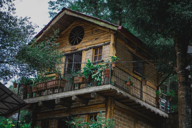 10 Rumah Kayu Unik dan Cantik yang Menginspirasi