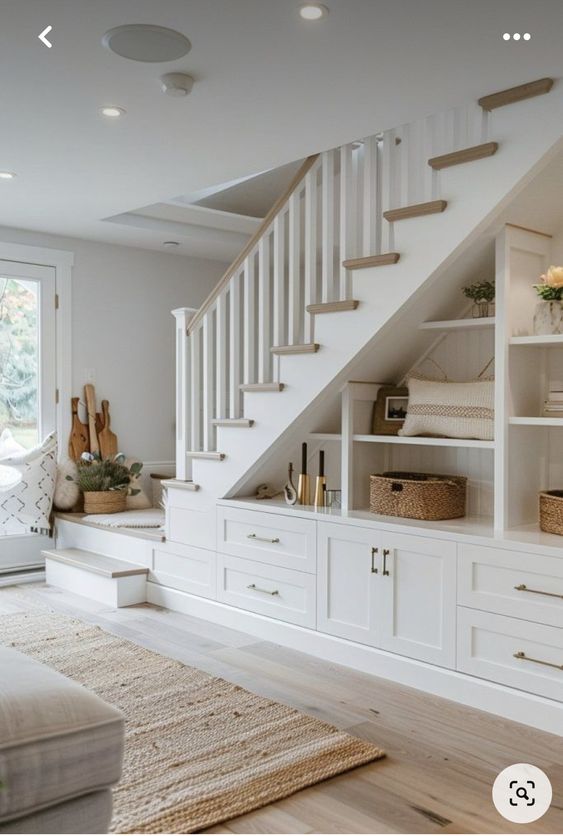 11 Ide Desain Tangga Rumah Sempit Sederhana dan Minimalis - Artikel ...